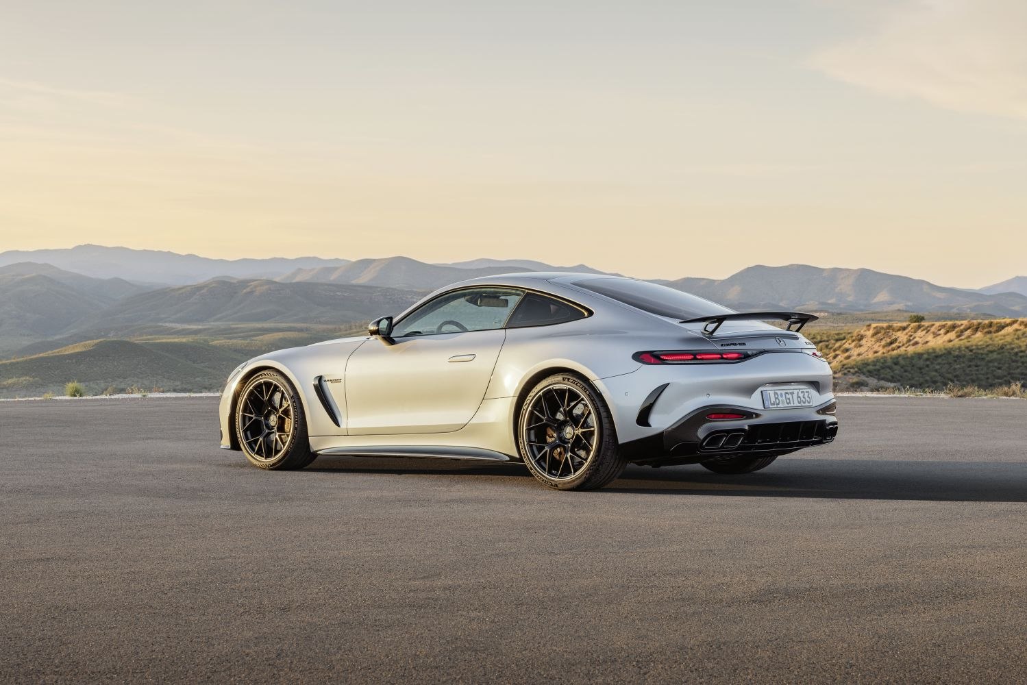 Mercedes-Benz AMG GT (C192) 63 V8 (585 Hp) 4MATIC+ AMG SPEEDSHIFT MCT 9G